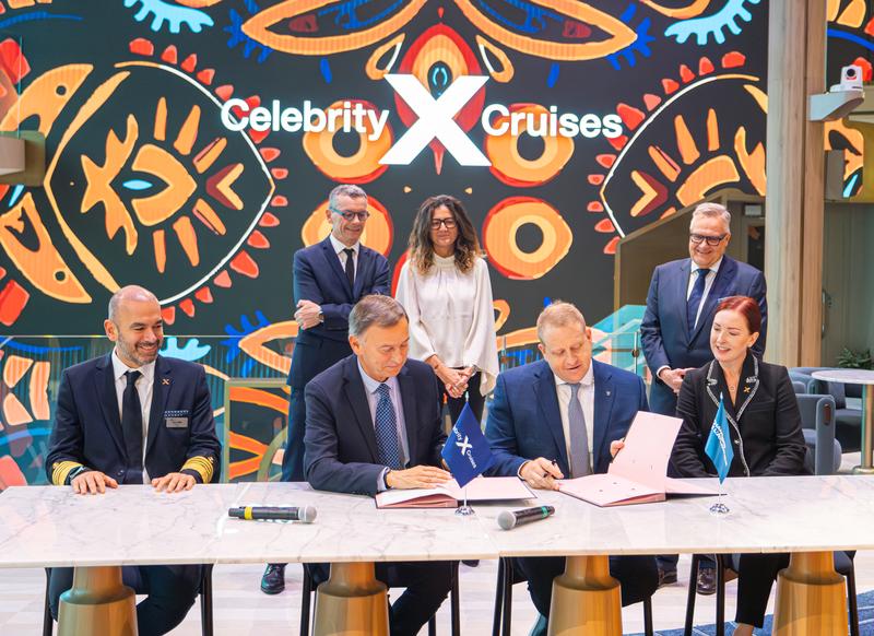 A Double Dose Of Celebrity Cheer - TravelTalk